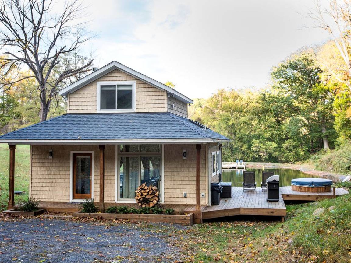 House ∙ 1 Bedroom ∙ 4 Guests - Front Royal, VA
