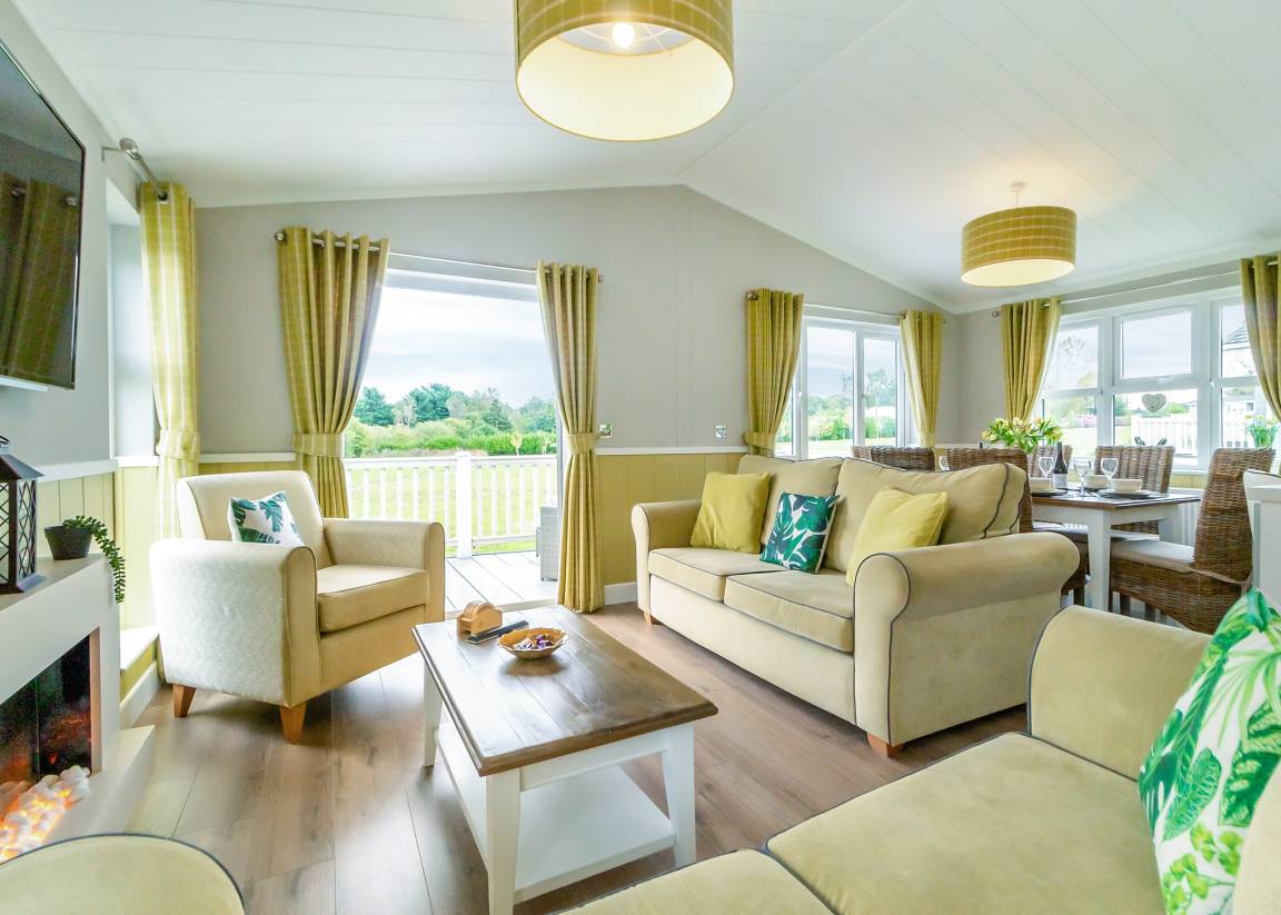 Chalet ∙ 3 Bedrooms ∙ 6 Guests - Norfolk