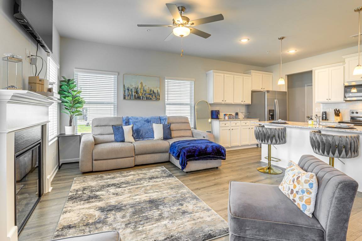 145 M² Apartment ∙ 3 Bedrooms ∙ 7 Guests - Hampton, GA