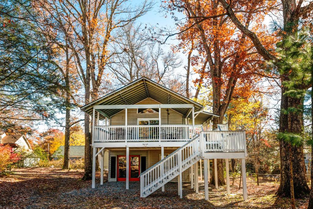 Apartment ∙ 1 Bedroom ∙ 2 Guests - Black Mountain, NC
