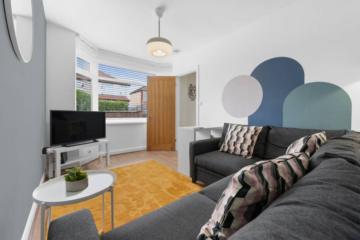70 M² House ∙ 3 Bedrooms ∙ 5 Guests - Royal Leamington Spa
