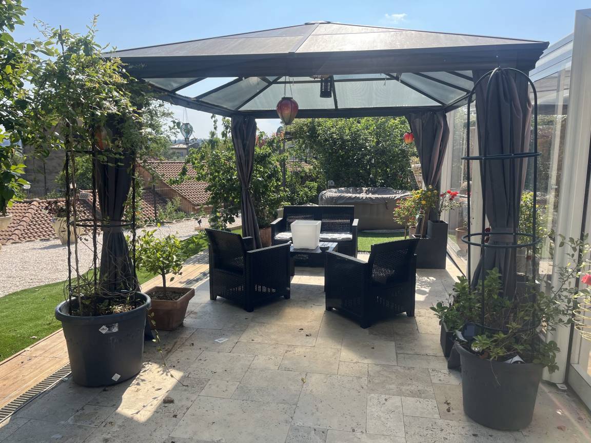 110 M² Ferienhaus ∙ 2 Schlafzimmer ∙ 4 Gäste - Grasse