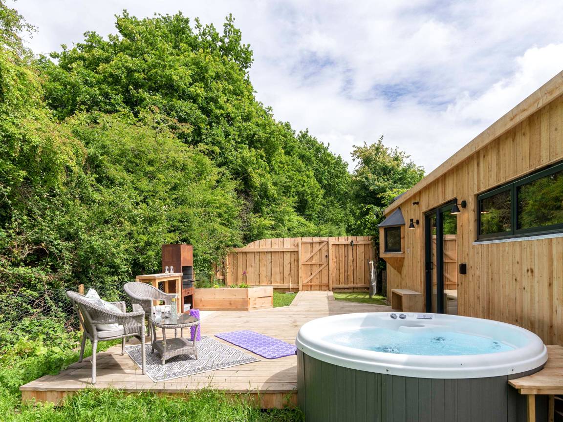 Cottage ∙ 2 Bedrooms ∙ 4 Guests - Hayling Island