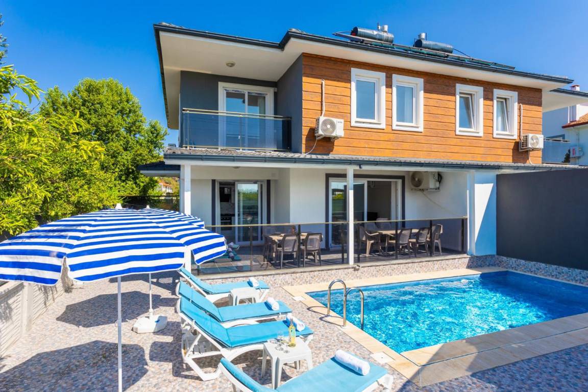 220 M² Villa ∙ 4 Bedrooms ∙ 9 Guests - Ortaca