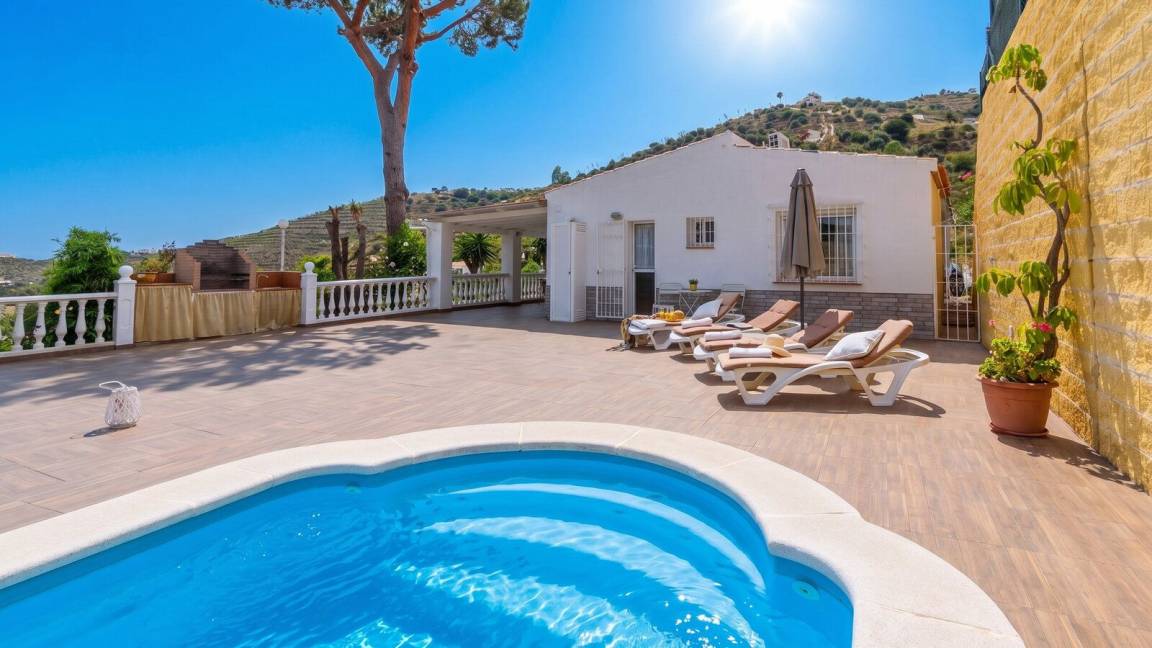 60 M² House ∙ 2 Bedrooms ∙ 4 Guests - Torrox