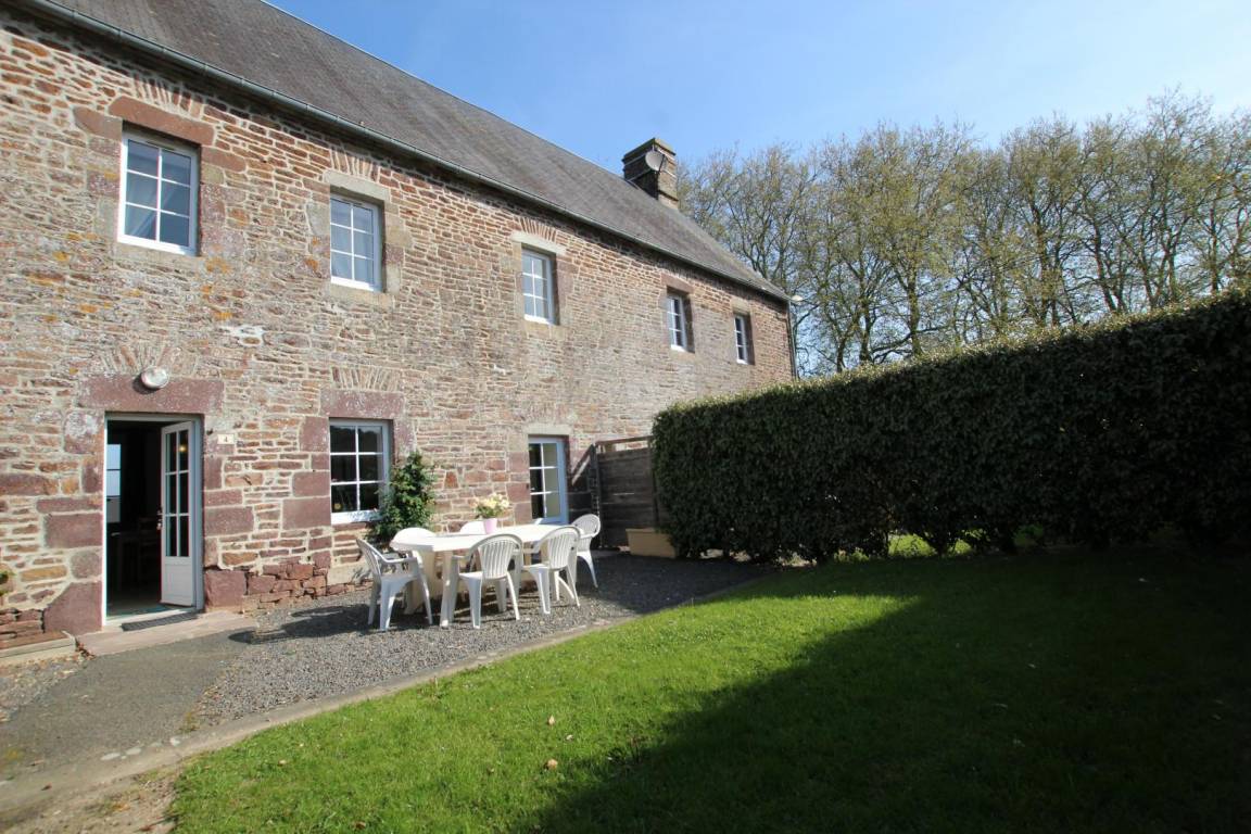 71 M² Gîte ∙ 2 Chambres ∙ 4 Personnes - Manche