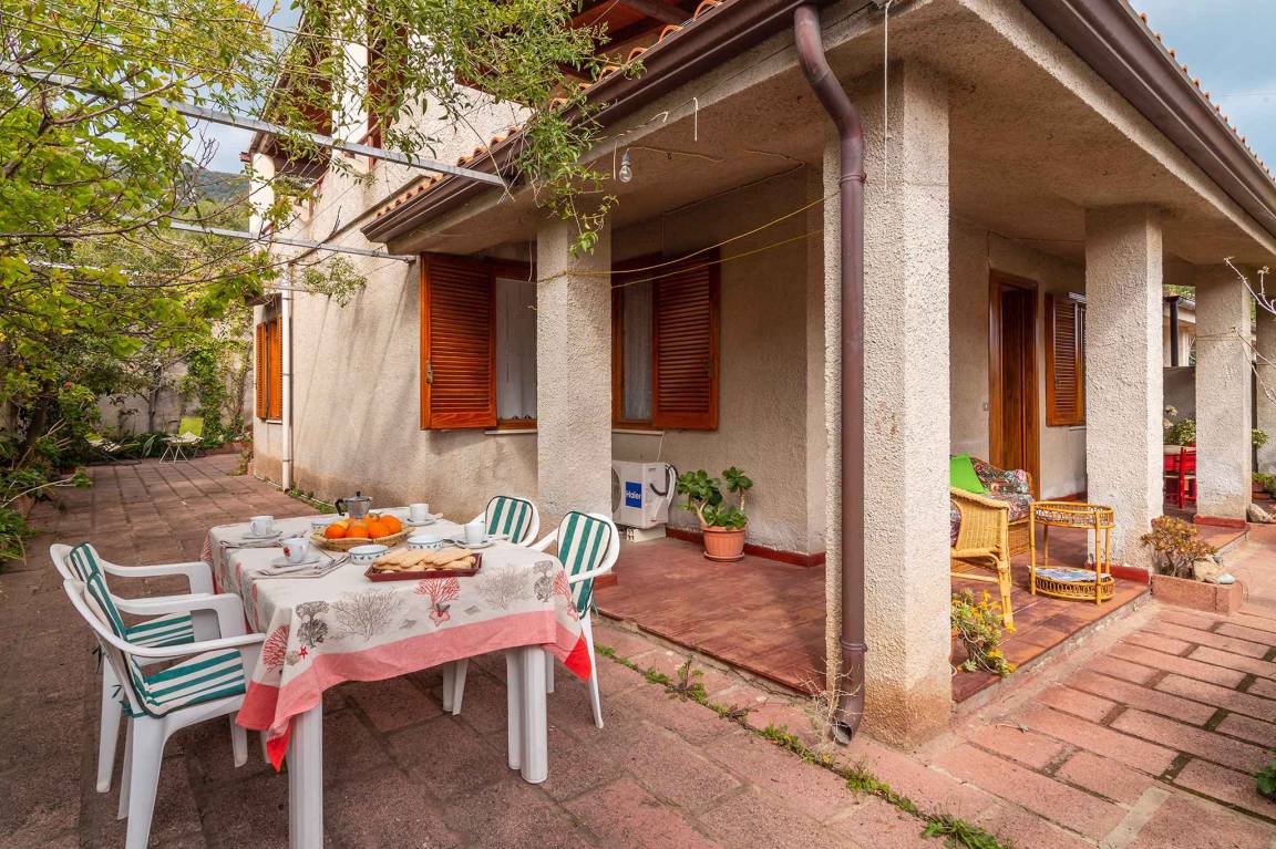 80 M² Ferienhaus ∙ 3 Schlafzimmer ∙ 6 Gäste - Cala Gonone
