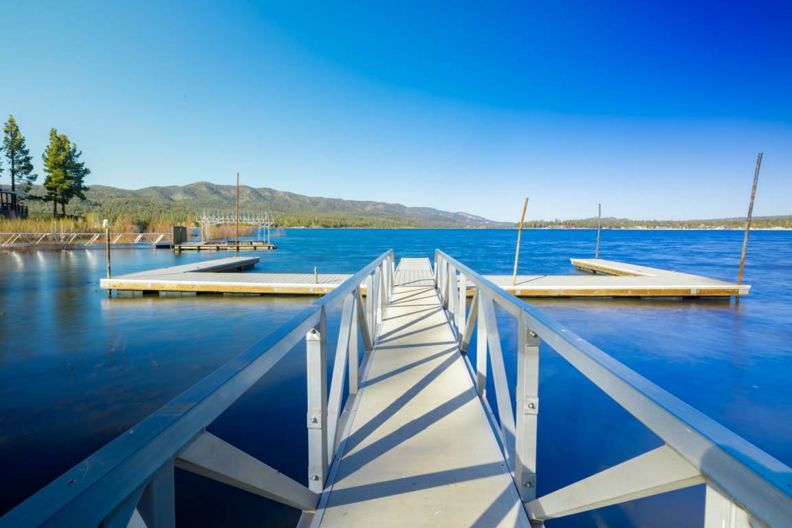 641 M² Cabin ∙ 19 Bedrooms ∙ 63 Guests - Big Bear, CA