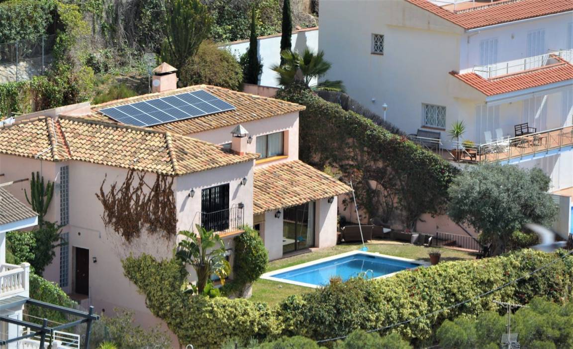 275 M² Ferienhaus ∙ 4 Schlafzimmer ∙ 8 Gäste - Sitges