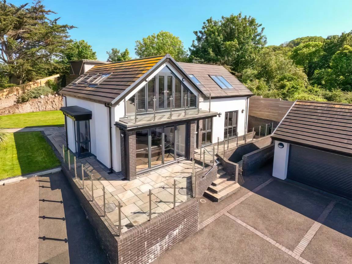 Cottage ∙ 4 Bedrooms ∙ 8 Guests - Rhos on Sea
