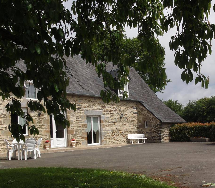 87 M² Gîte ∙ 2 Chambres ∙ 4 Personnes - Avranches