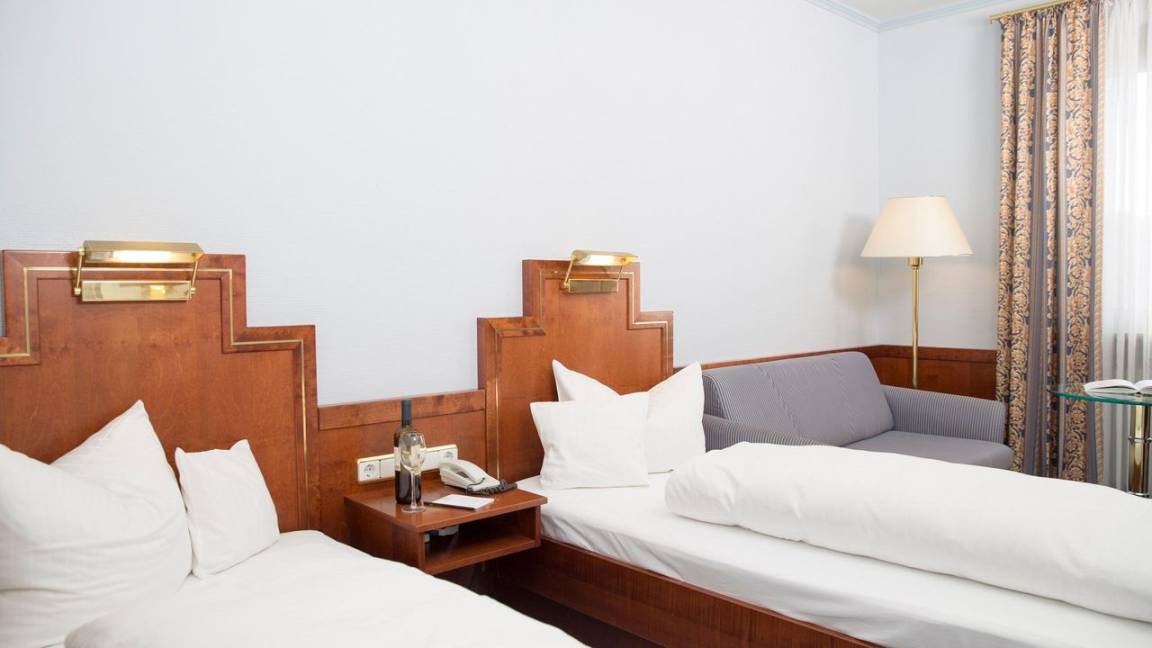 Hotel ∙ 3 Gäste - Neumarkt