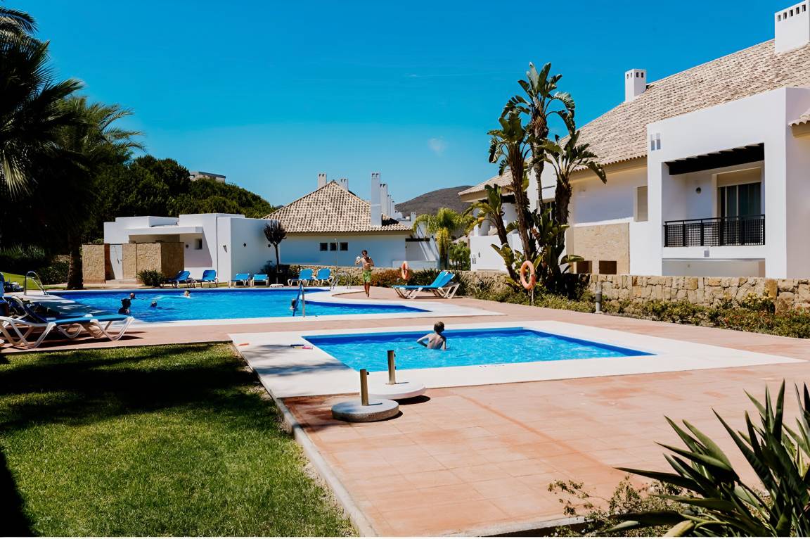 350 M² Chalet ∙ 3 Chambres ∙ 8 Personnes - Calahonda