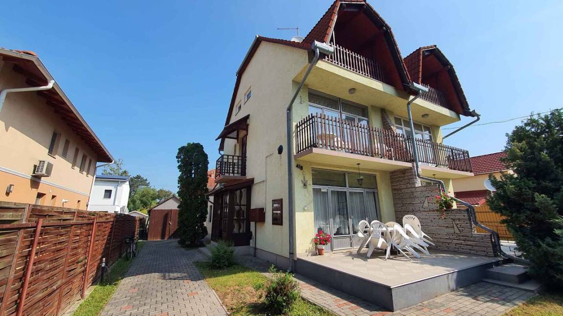 180 M² House ∙ 5 Bedrooms ∙ 10 Guests - Siófok
