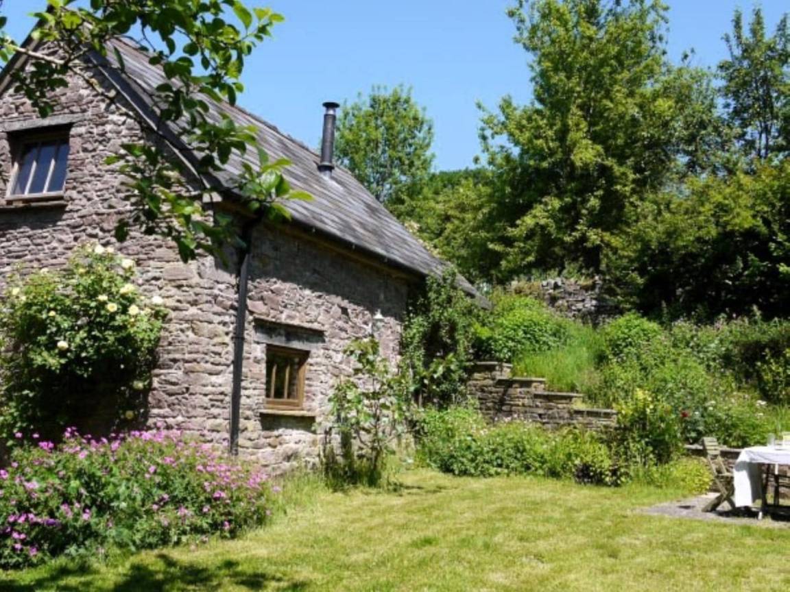 Cottage ∙ 2 Bedrooms ∙ 4 Guests - Abergavenny