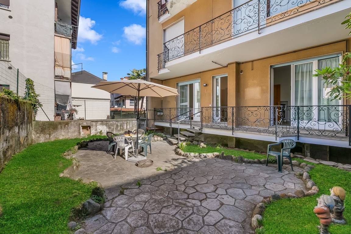 98 M² Huoneisto ∙ 2 Makuuhuonetta ∙ 4 Vierasta - Stresa