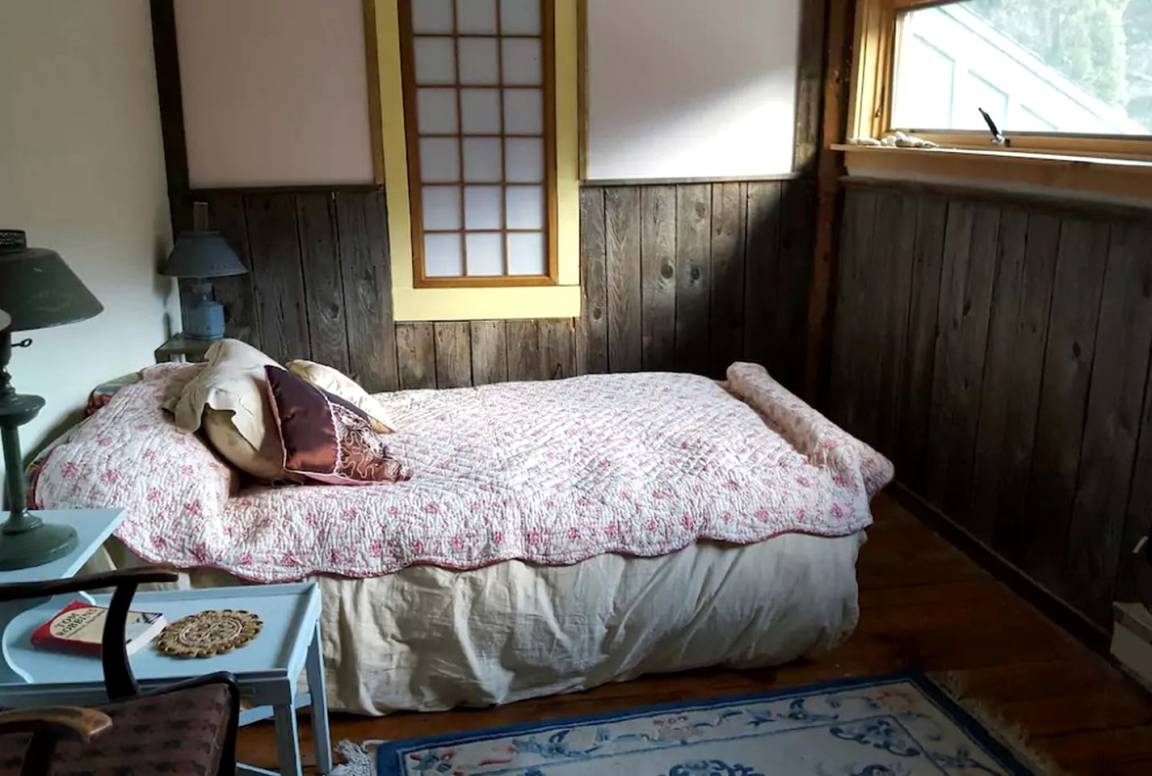 Lodge ∙ 5 Bedrooms ∙ 10 Guests - Ashmere Lake, MA