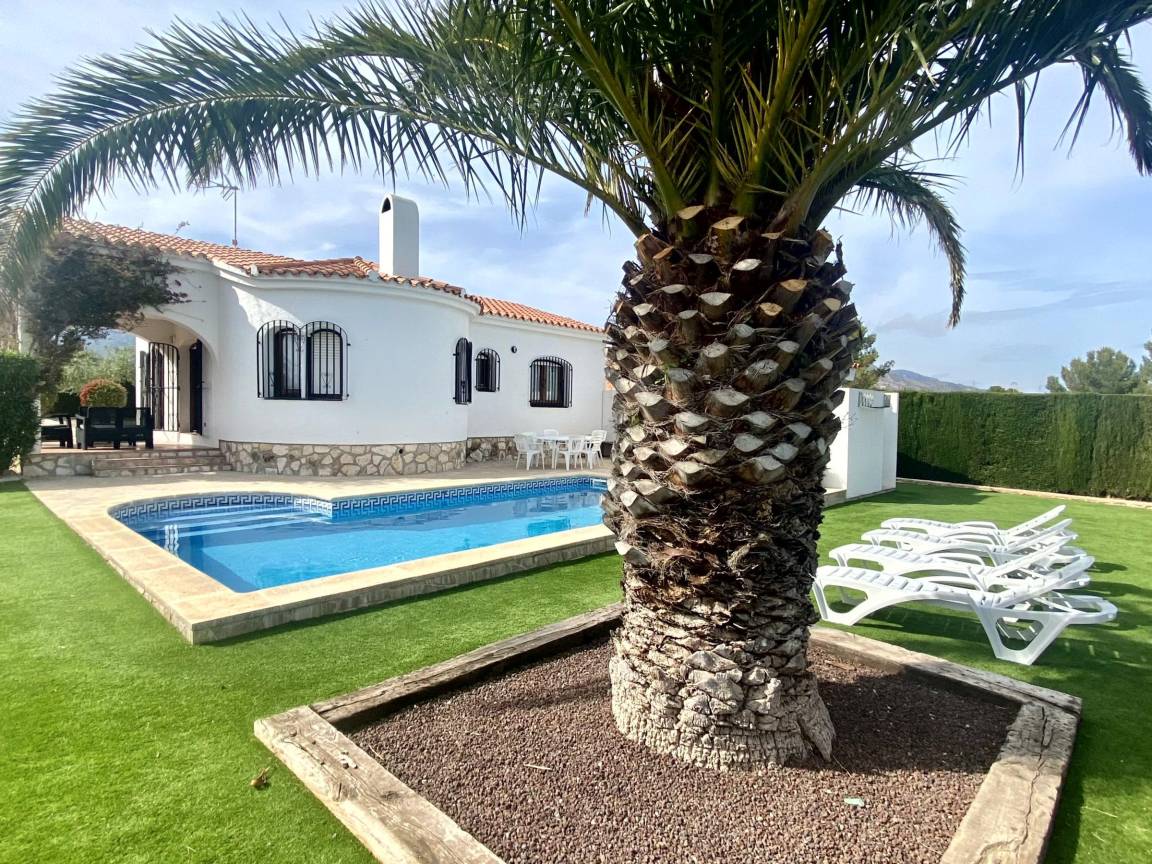102 M² Casa Rural ∙ 3 Habitaciones ∙ 8 Huéspedes - Cataluña