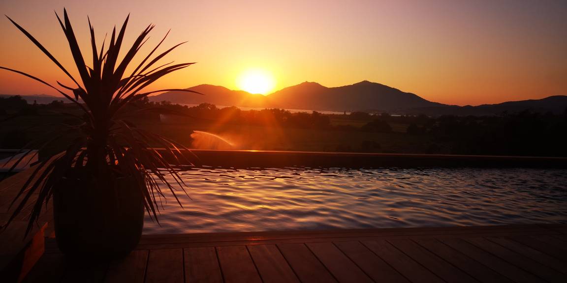 70 M² House ∙ 2 Bedrooms ∙ 5 Guests - Ajaccio