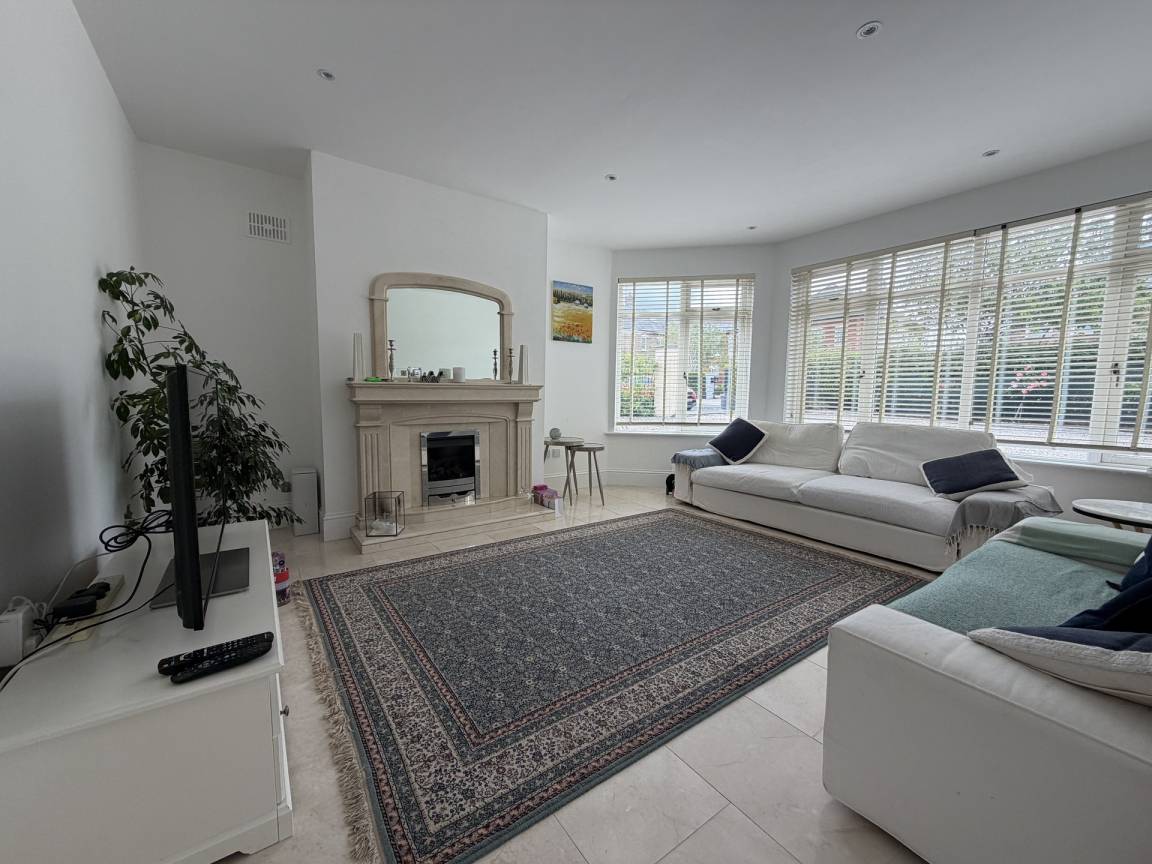 15 M² House ∙ 4 Bedrooms ∙ 8 Guests - Donabate