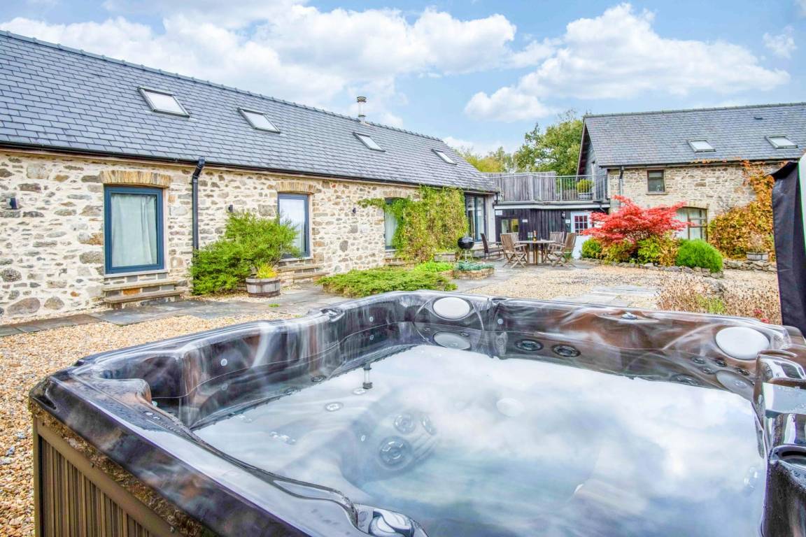100 M² Cottage ∙ 2 Bedrooms ∙ 4 Guests - Llandovery