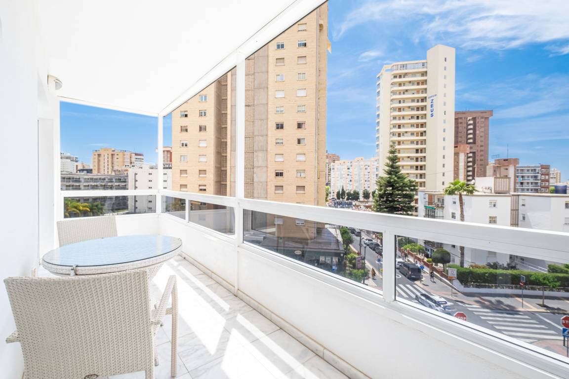 60 M² Ferienwohnung ∙ 1 Schlafzimmer ∙ 3 Gäste - Benidorm
