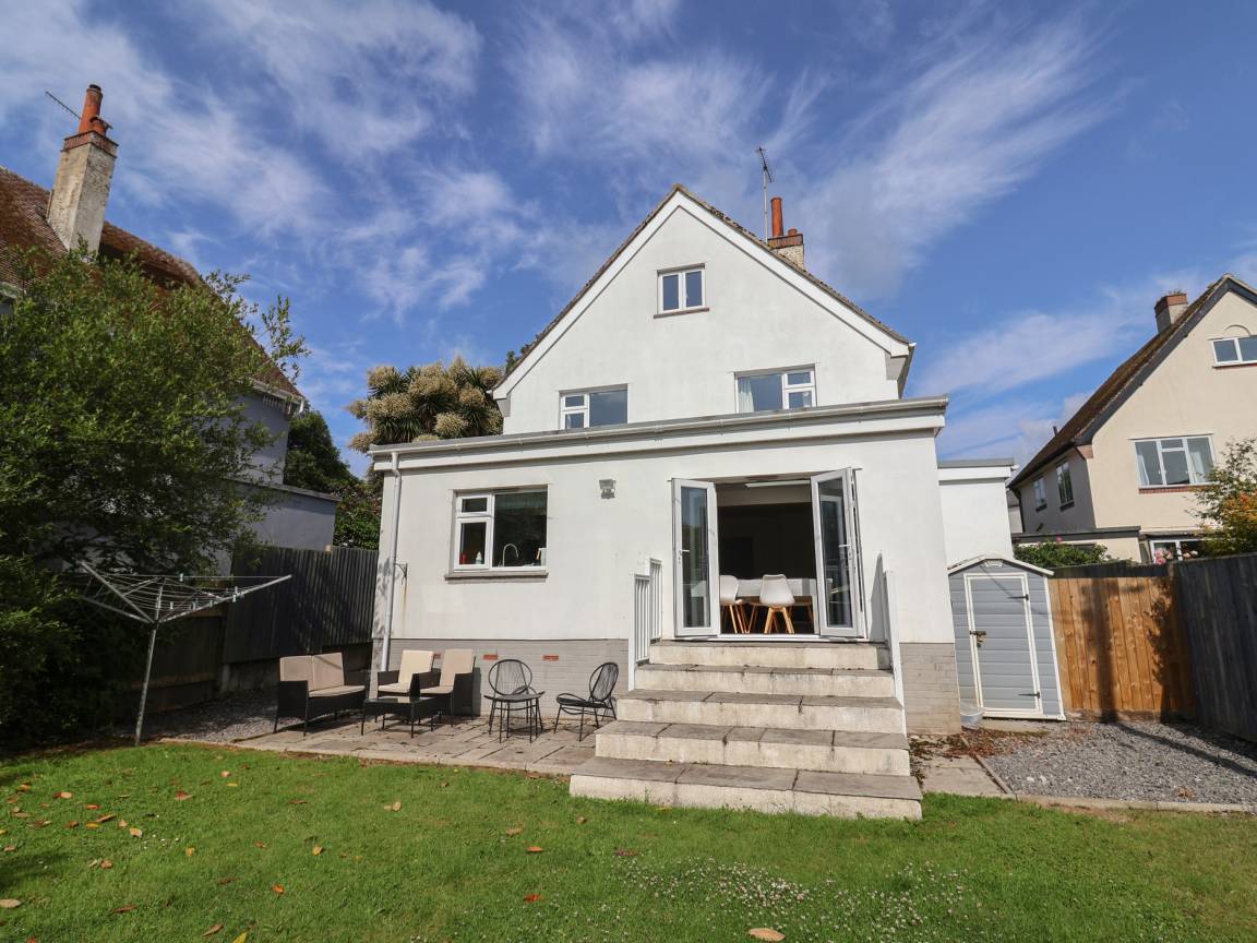 Cottage ∙ 4 Bedrooms ∙ 8 Guests - Charmouth