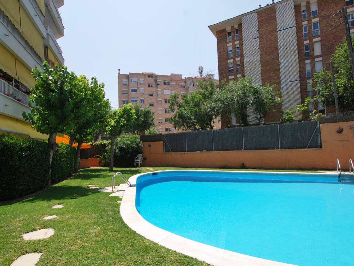 90 M² Apartamento ∙ 3 Habitaciones ∙ 5 Huéspedes - Premiá de Mar