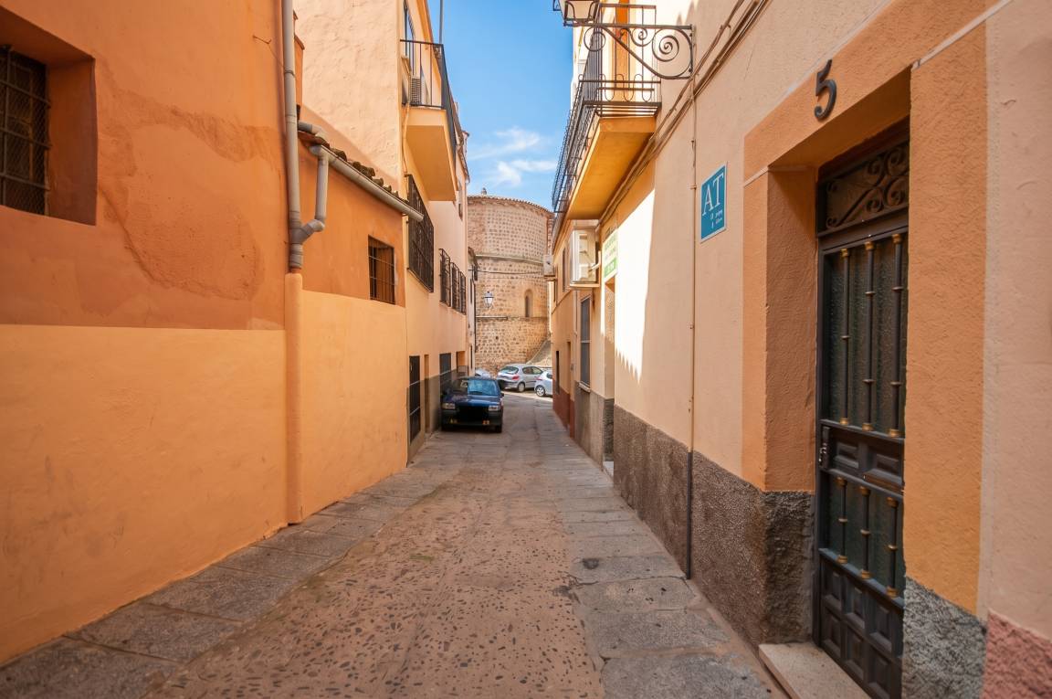 60 M² Apartamento ∙ 3 Habitaciones ∙ 6 Huéspedes - Plasencia, España