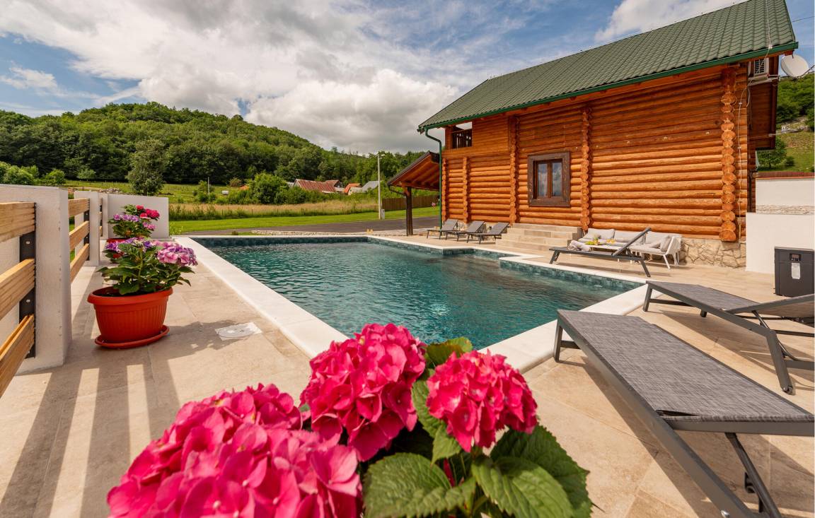 160 M² Ferienhaus ∙ 3 Schlafzimmer ∙ 8 Gäste - Gospić
