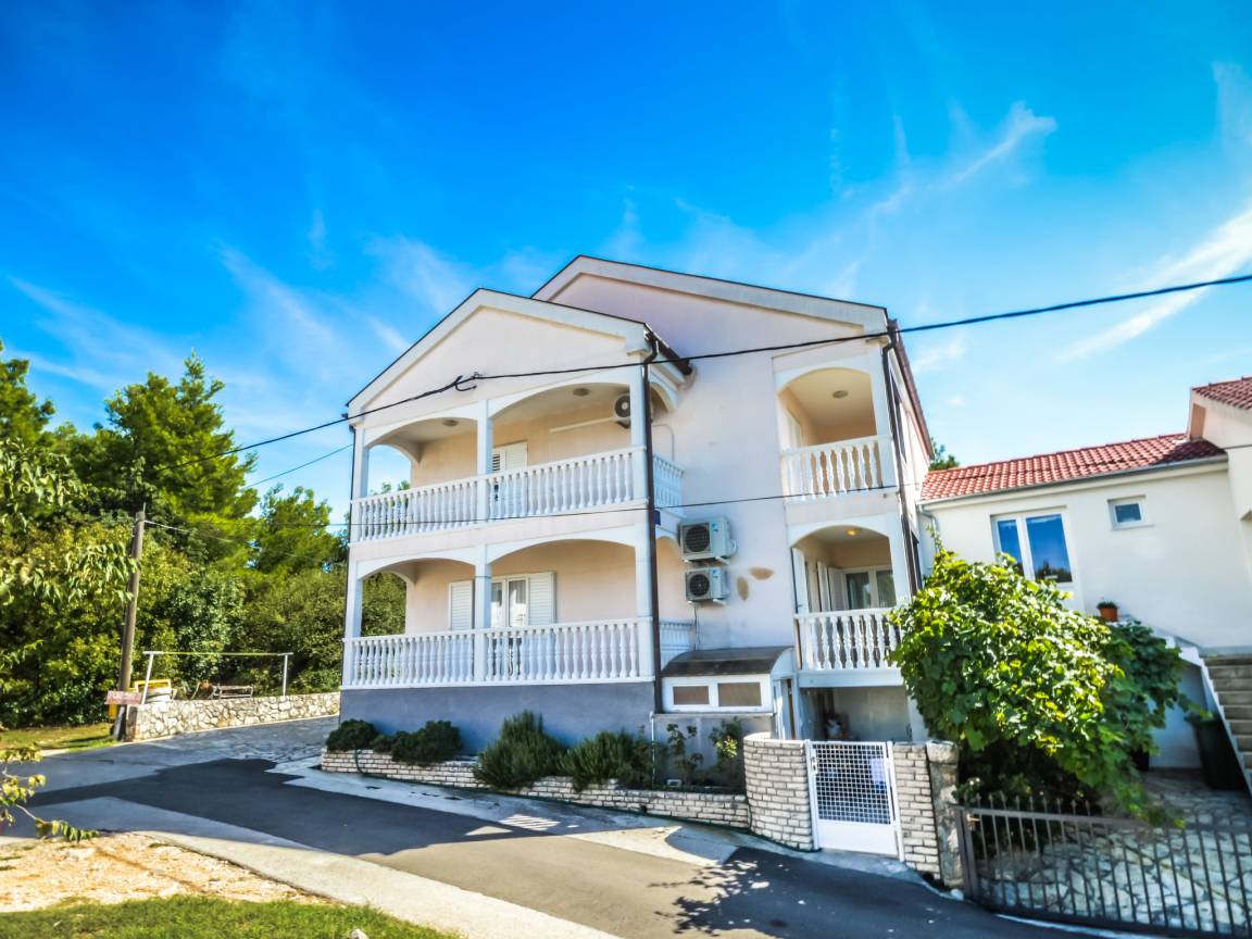 85 M² Apartment ∙ 2 Bedrooms ∙ 4 Guests - Starigrad