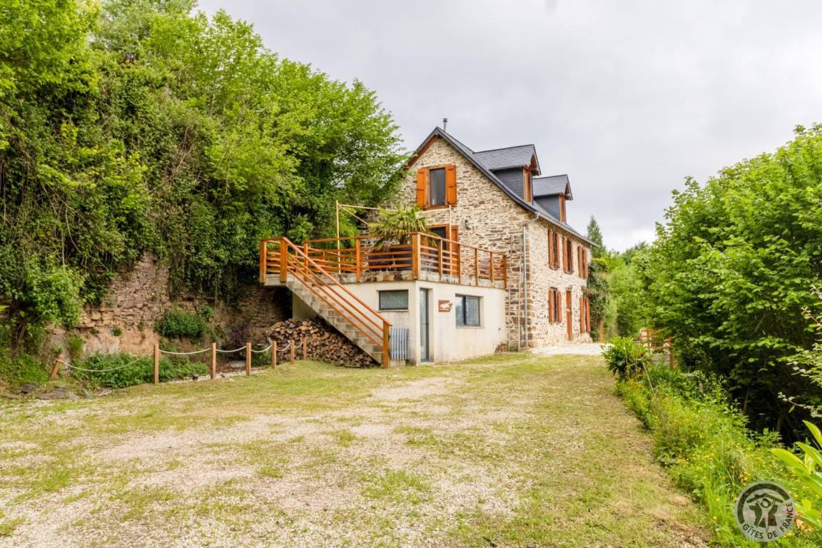 150 M² Gîte ∙ 3 Quartos ∙ 6 Hóspedes - Ariège