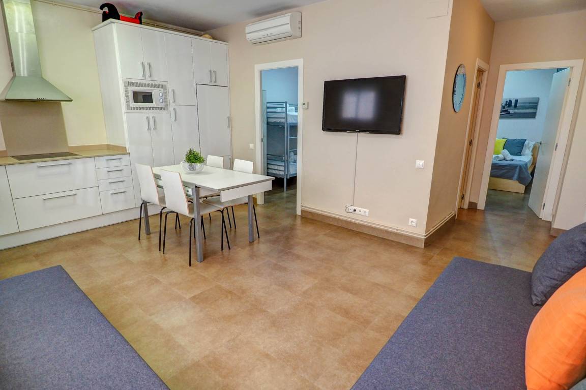 65 M² Apartamento ∙ 2 Habitaciones ∙ 6 Huéspedes - Sitges