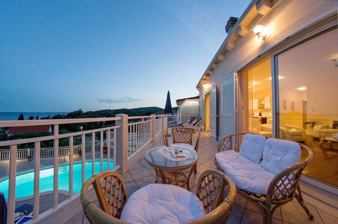 220 M² Ferienhaus ∙ 4 Schlafzimmer ∙ 12 Gäste - Brela