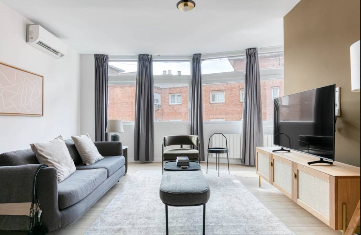 92 M² Apartamento ∙ 2 Habitaciones ∙ 3 Huéspedes - San Sebastián de los Reyes