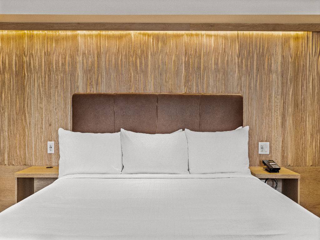 88 M² Hotel ∙ 1 Bedroom ∙ 2 Guests - Banff
