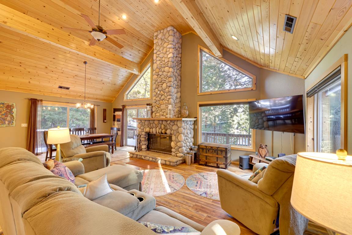 255 M² House ∙ 4 Bedrooms ∙ 11 Guests - Pinecrest, CA