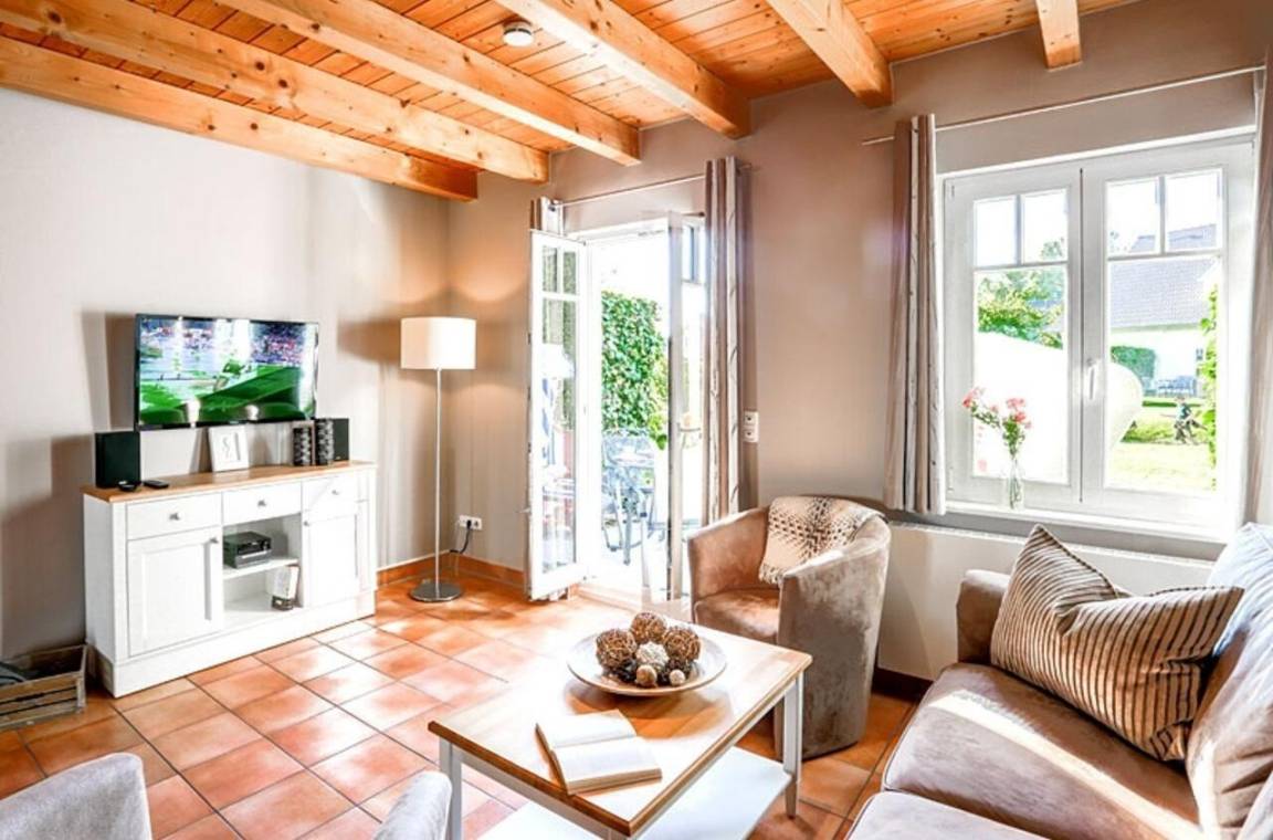 72 M² Huis ∙ 2 Slaapkamers ∙ 6 Gasten - Nienhagen