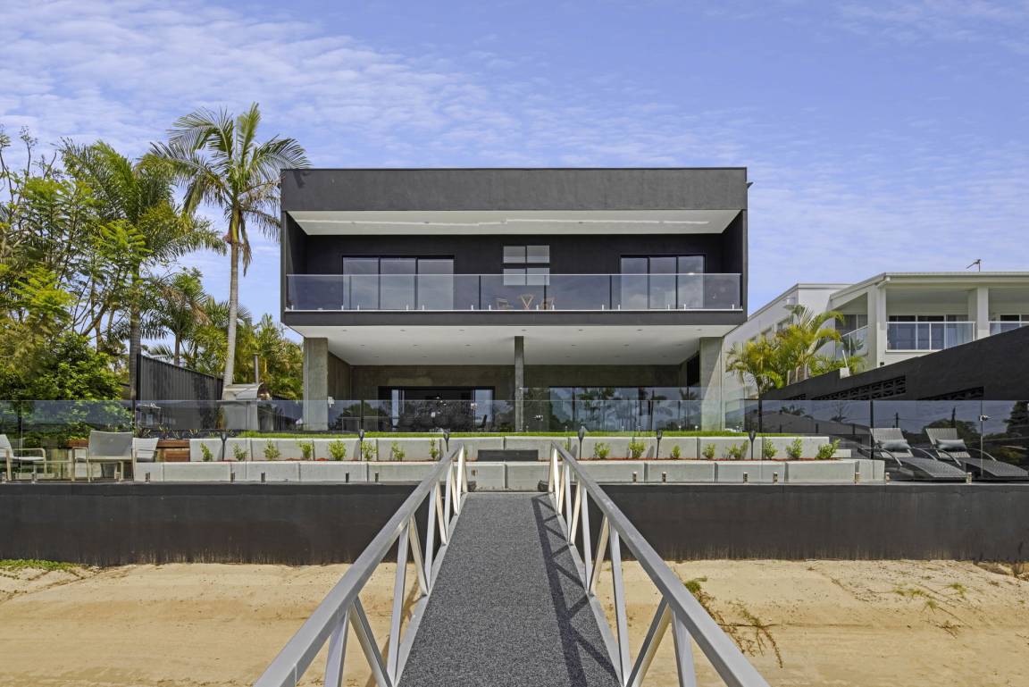 350 M² House ∙ 6 Bedrooms ∙ 13 Guests - Broadbeach