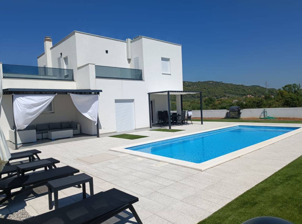 135 M² Ferienhaus ∙ 3 Schlafzimmer ∙ 6 Gäste - Brodarica