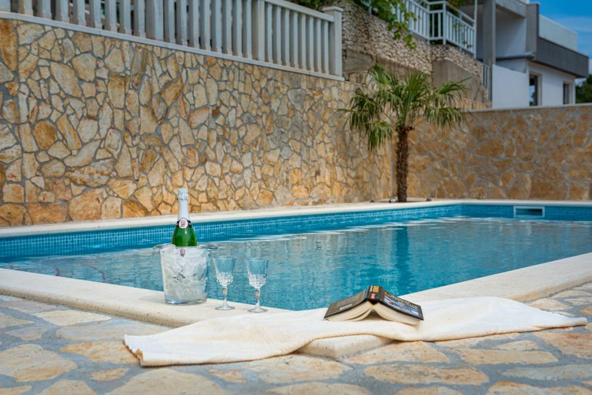 40 M² Ferienwohnung ∙ 2 Schlafzimmer ∙ 3 Gäste - Omiš