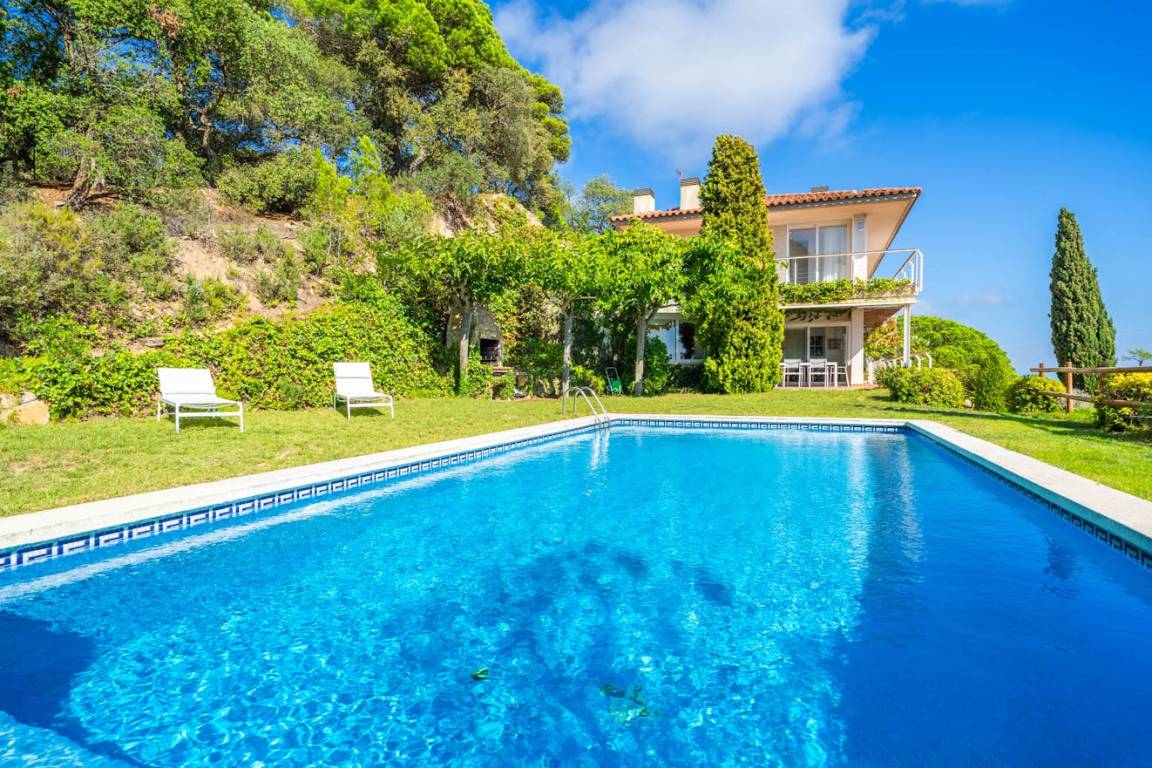450 M² House ∙ 6 Bedrooms ∙ 12 Guests - Blanes