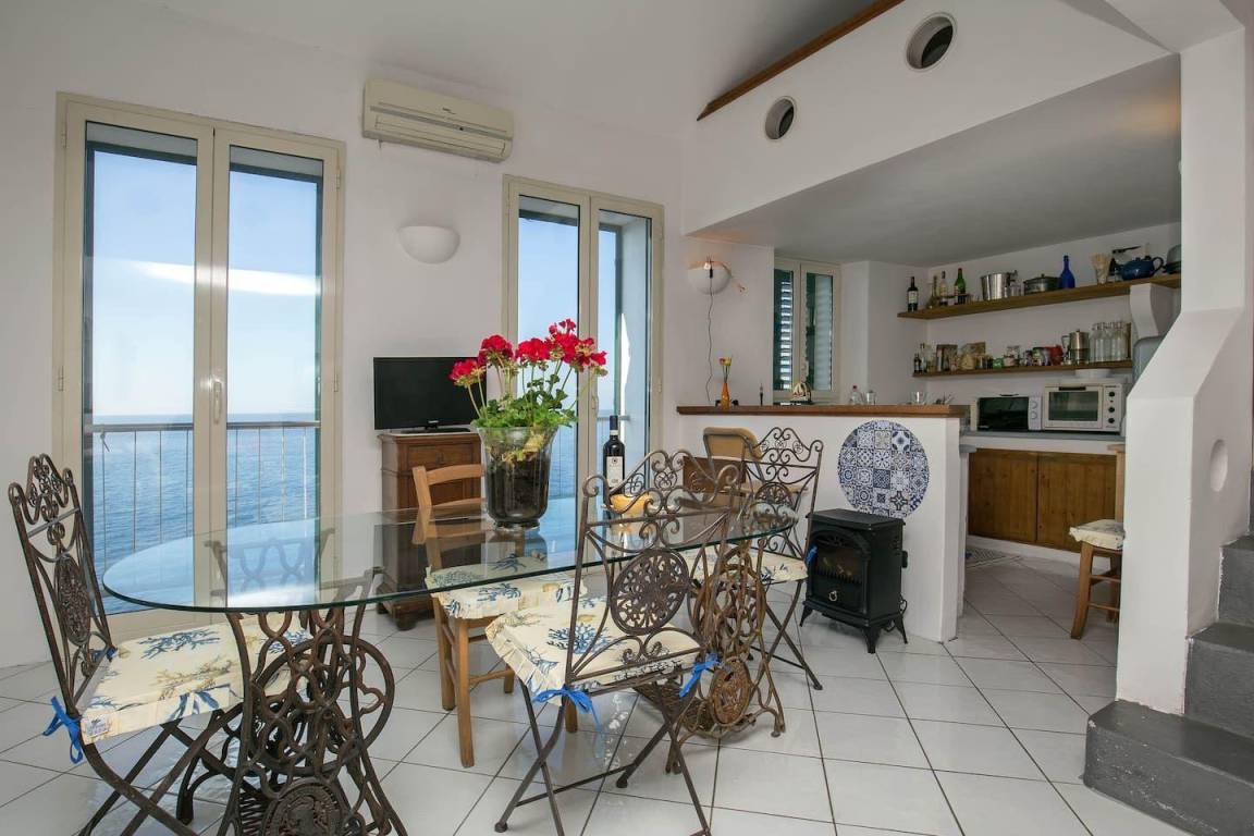 90 M² Huis ∙ 3 Slaapkamers ∙ 4 Gasten - Furore