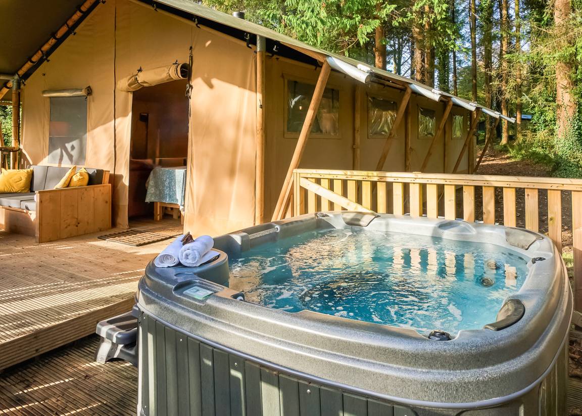 Tent ∙ 2 Bedrooms ∙ 4 Guests - Cornwall