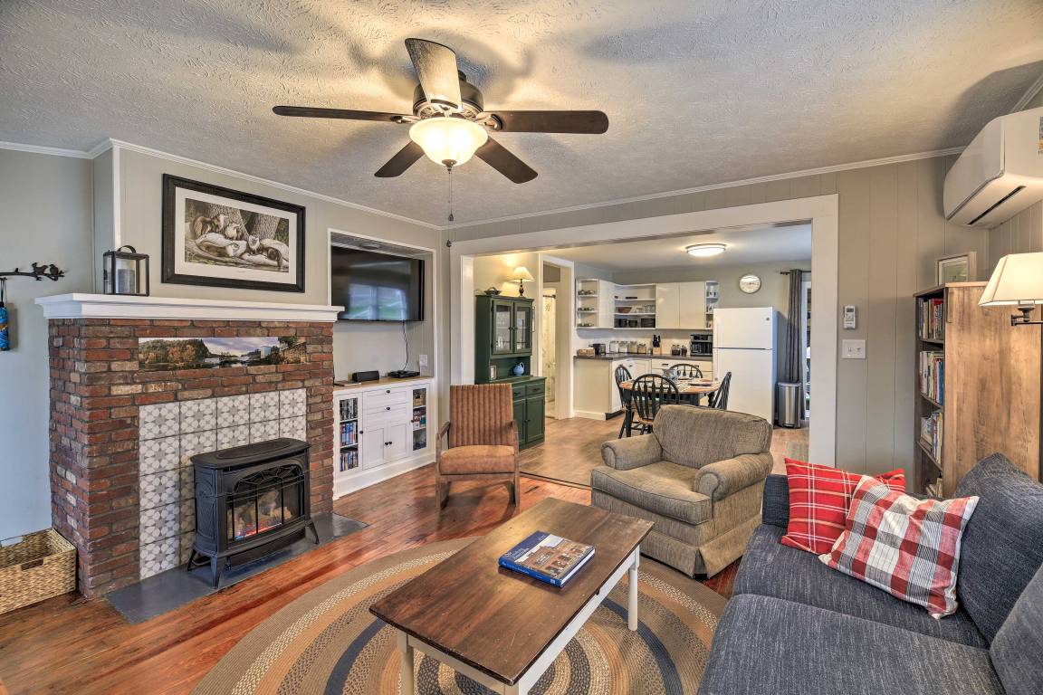 86 M² House ∙ 2 Bedrooms ∙ 5 Guests - Galax, VA