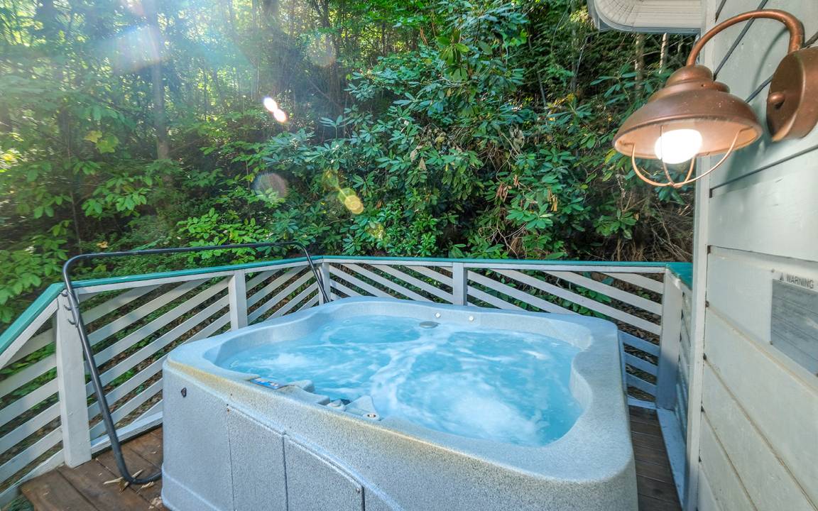 112 M² Cabin ∙ 2 Bedrooms ∙ 6 Guests - Gatlinburg, TN