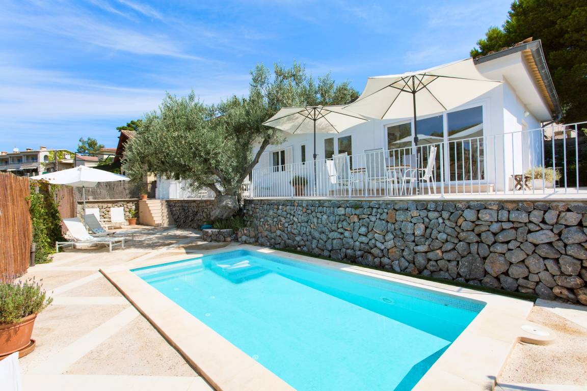 80 M² Villa ∙ 3 Bedrooms ∙ 5 Guests - Deià