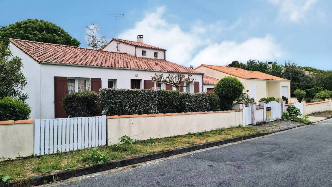 120 M² Maison De Vacances ∙ 4 Chambres ∙ 8 Personnes - Royan