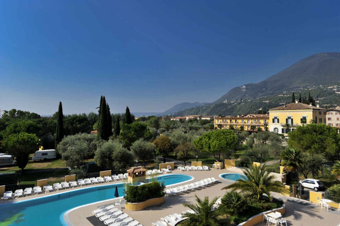 22 M² Caravan ∙ 2 Bedrooms ∙ 4 Guests - Toscolano-Maderno