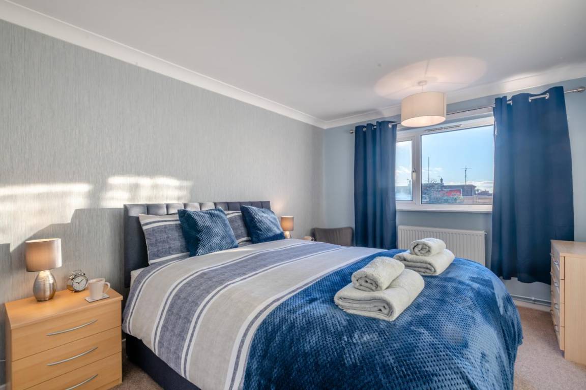 House ∙ 2 Bedrooms ∙ 4 Guests - Holt